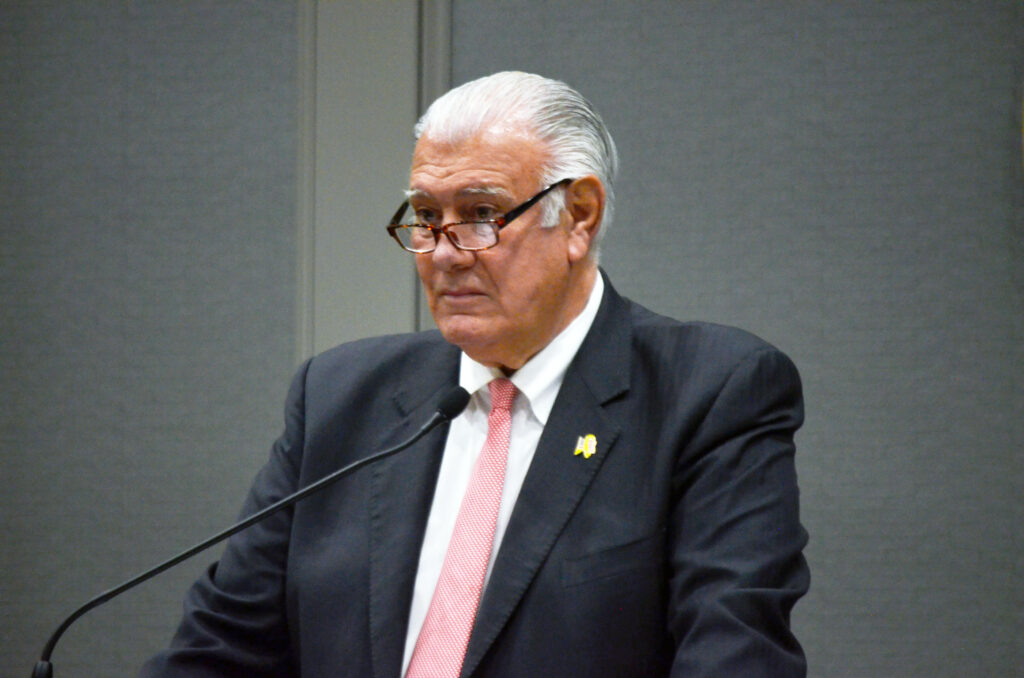 Gatsas endorses Ruais for mayor - Manchester Ink Link