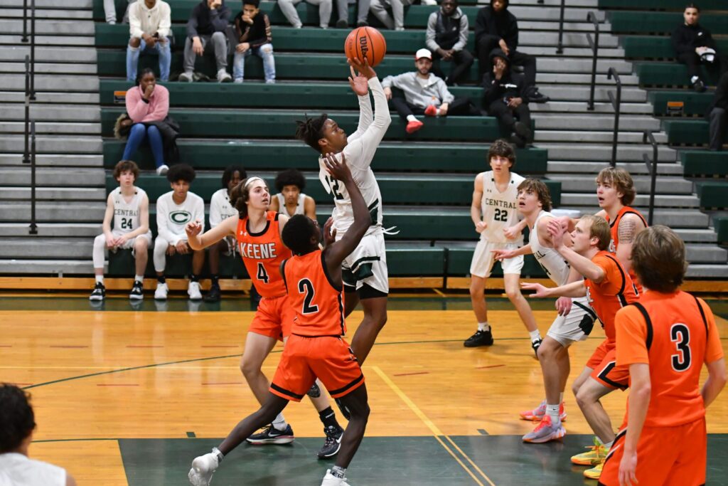 Manchester Central ends skid; Little Green tops Keene, 49-40, for first ...