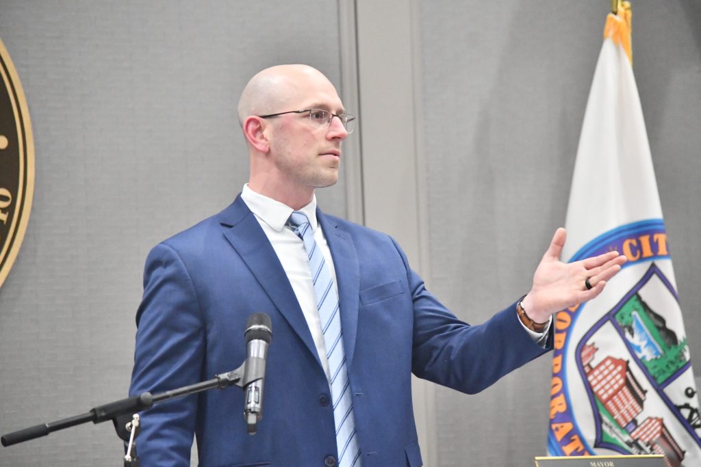 Mayor announces compromise changes to city's procurement code ...