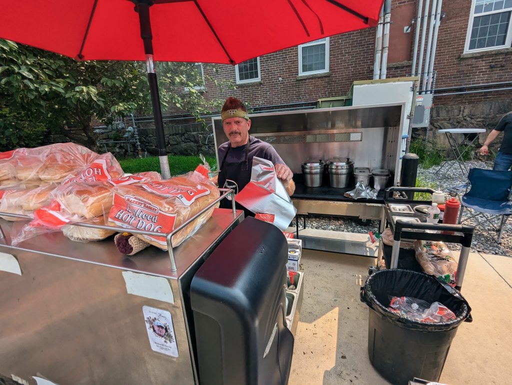 VIDEO: His hot dogs brought everyone to the (mill) yard - Manchester ...