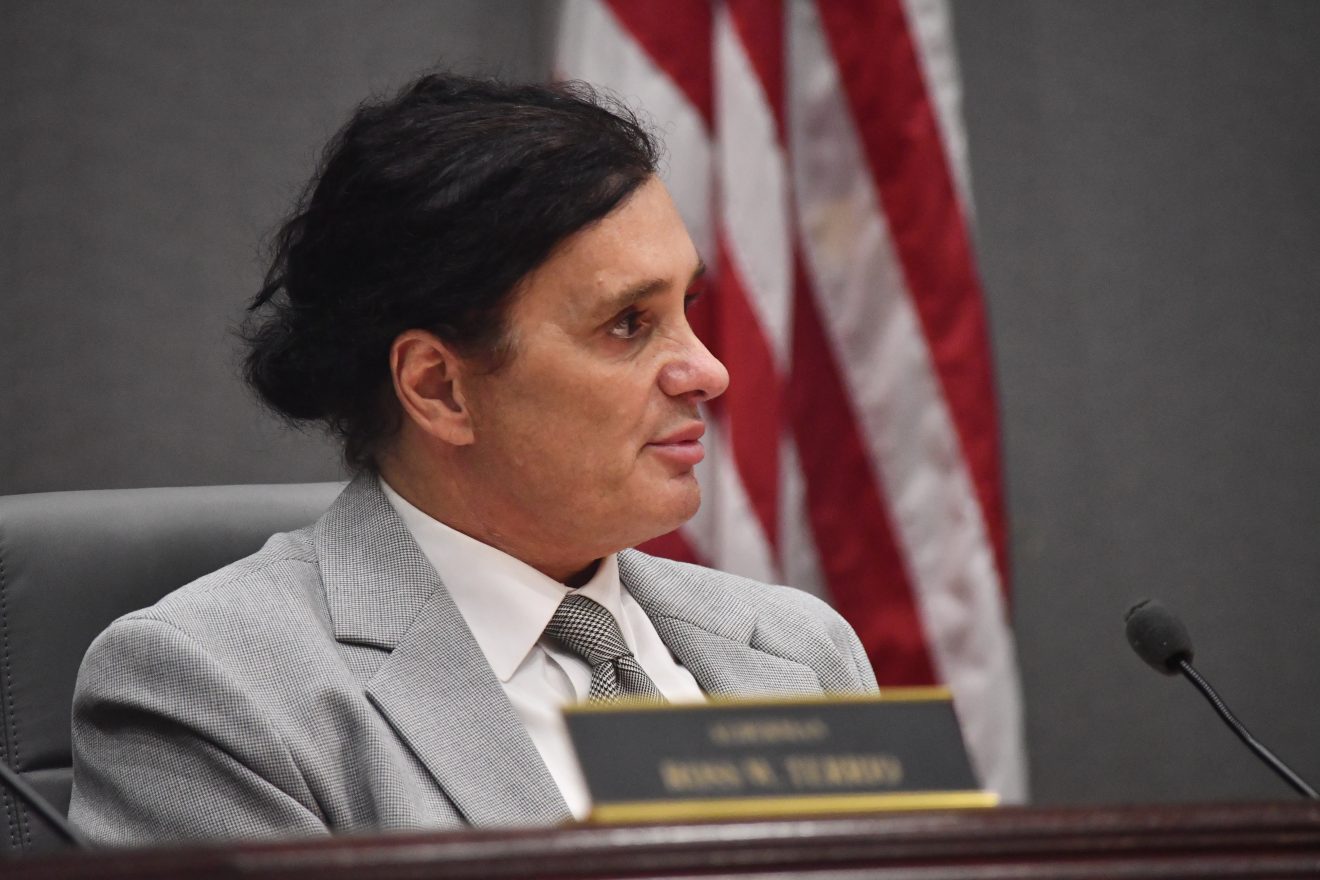 Levasseur survives ouster attempt - Manchester Ink Link