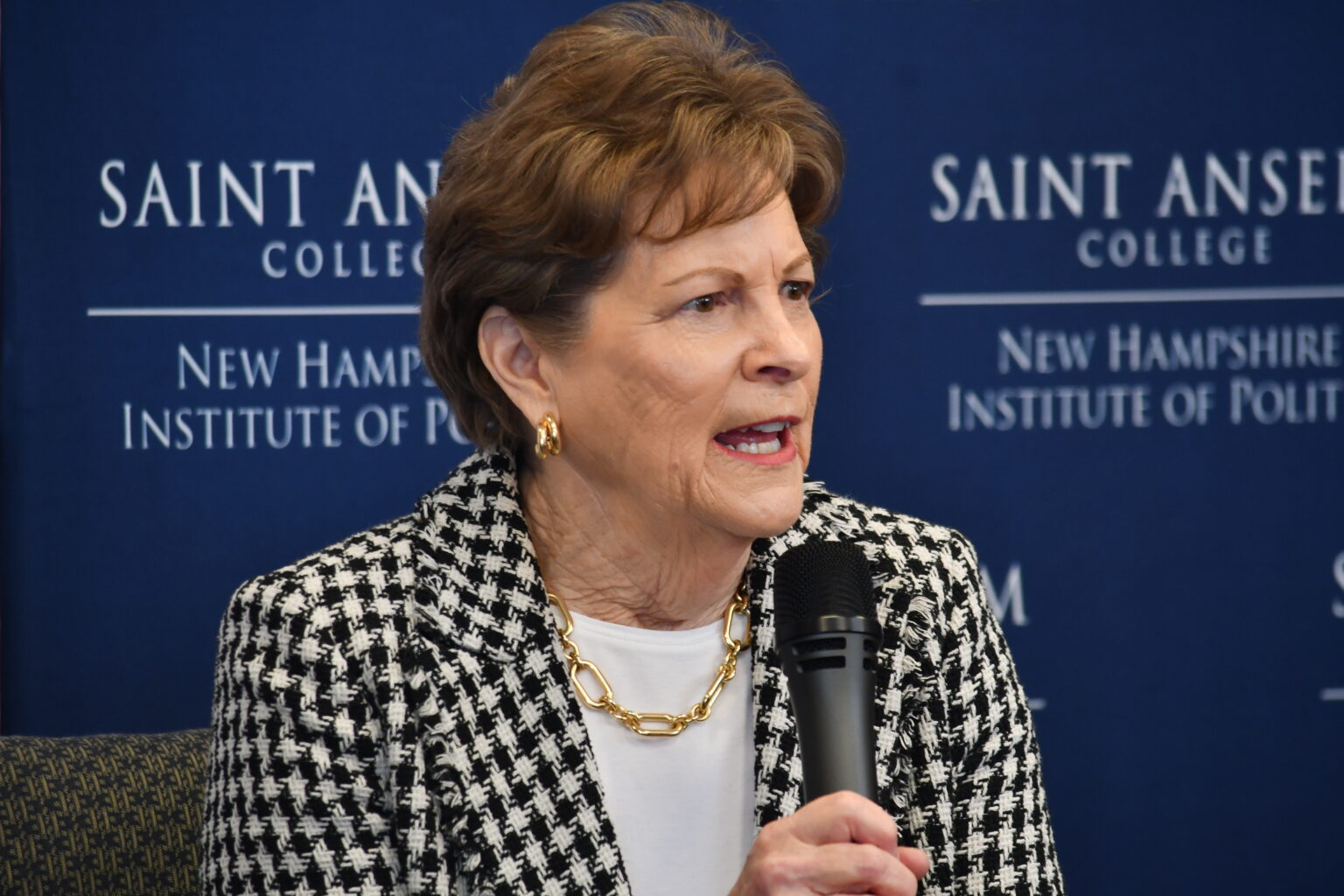 Shaheen announces $9.6 million in federal funding for 11 Manchester ...