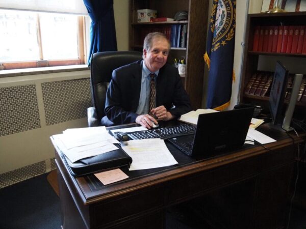 Secretary Scanlan reminds voters of June 2 deadline to change party ...
